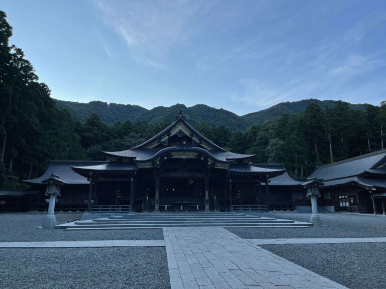 神社巡りの楽しさ倍増！知っておきたい歴史・役割・マナーガイド | パワースポットと御朱印の旅